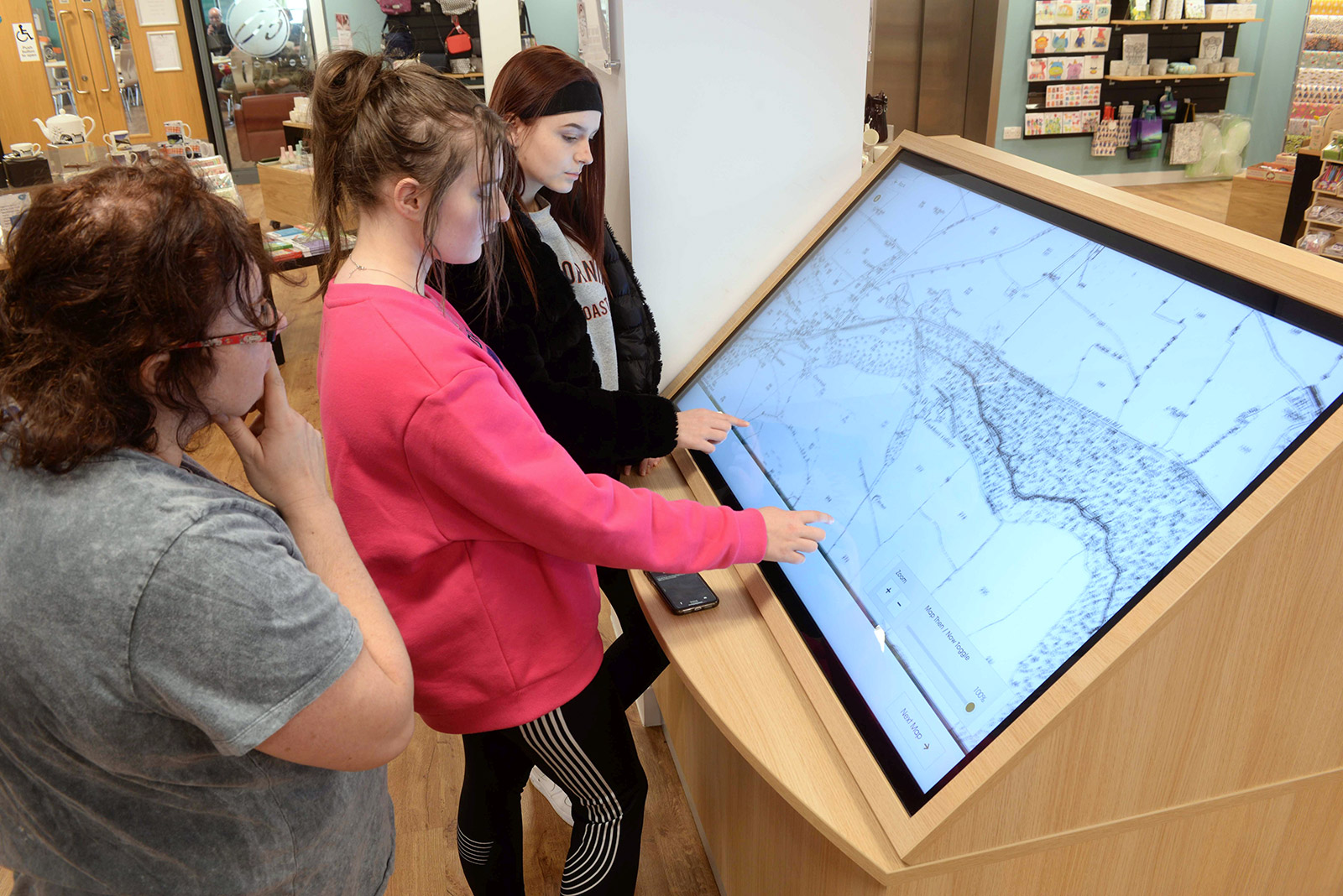 Digital Library Design | Integrating Screens & Technology in Libraries ...